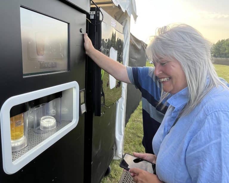 EBar | Automated Beer Kiosk | Self-serve pour of fast, perfect pints